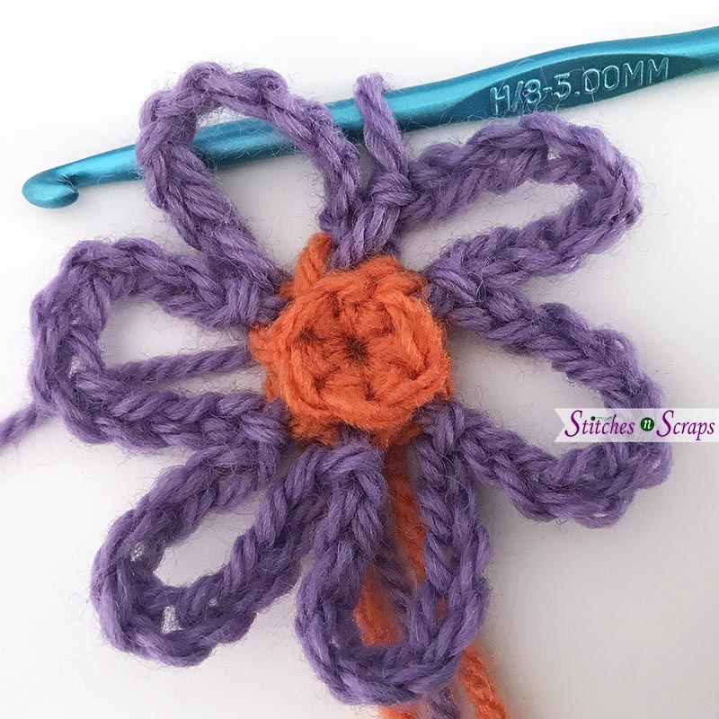 Free Pattern - Twisted Loop Flower - Stitches n Scraps