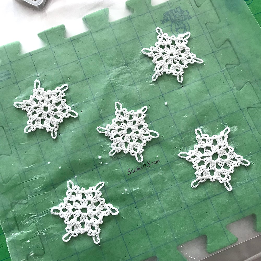 Free Pattern - Simple Snowflake - Stitches n Scraps